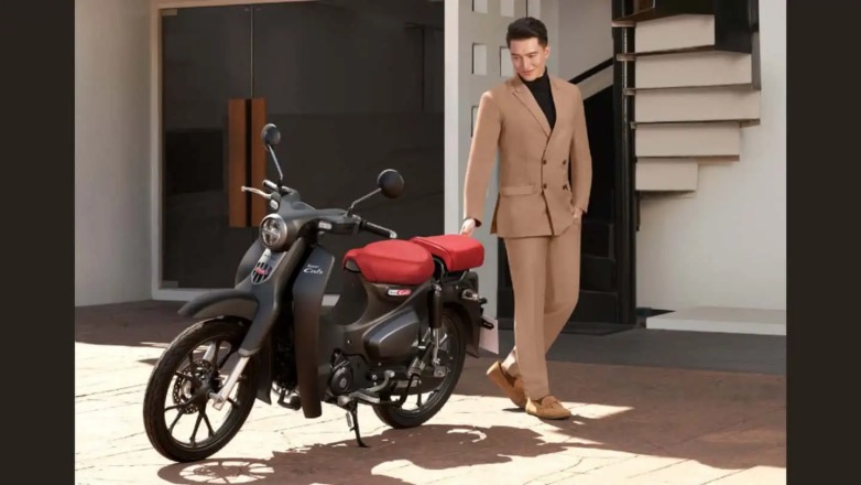 MotoGP - Το Honda C125 Cub αποκτά ένα νέο συνδυασμό χρωμάτων